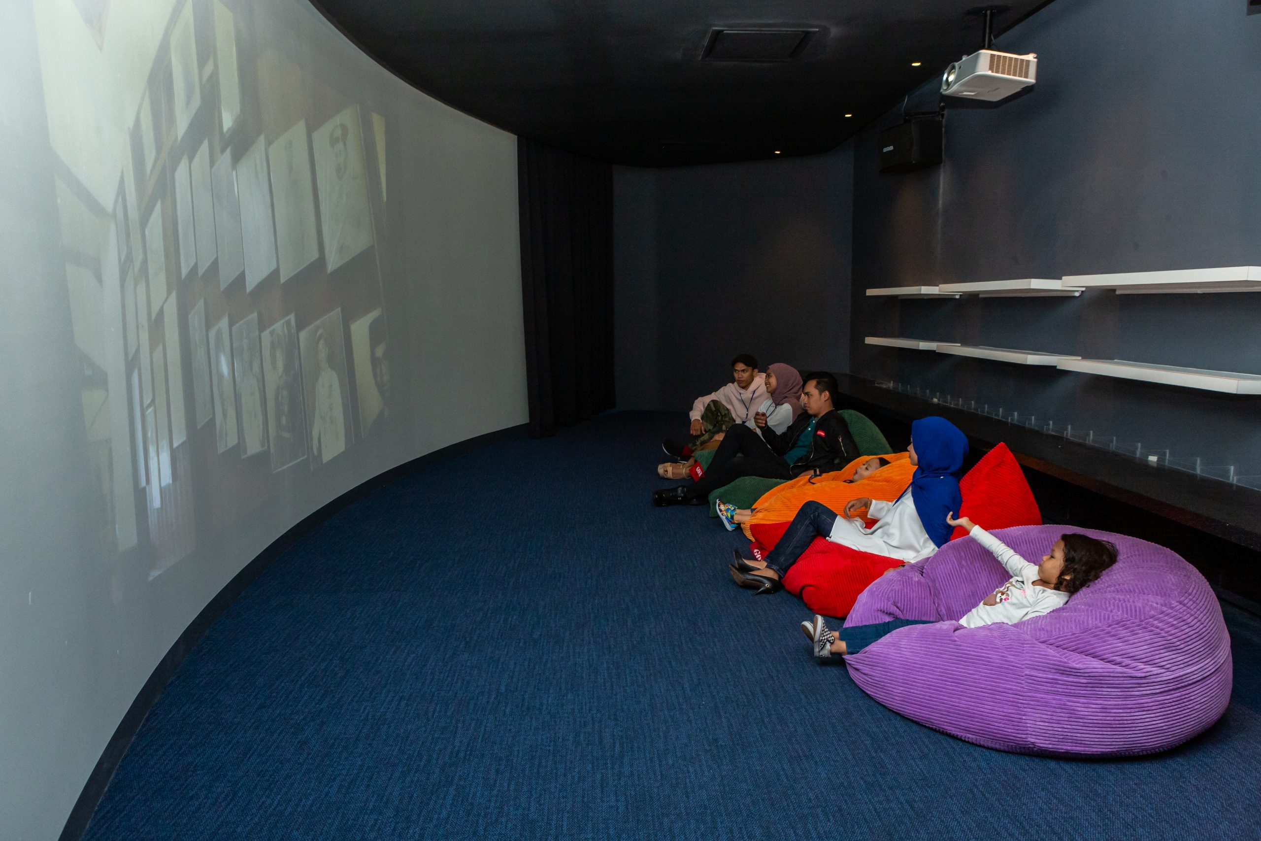 SKYSCAPE Activities | MENARA JLAND